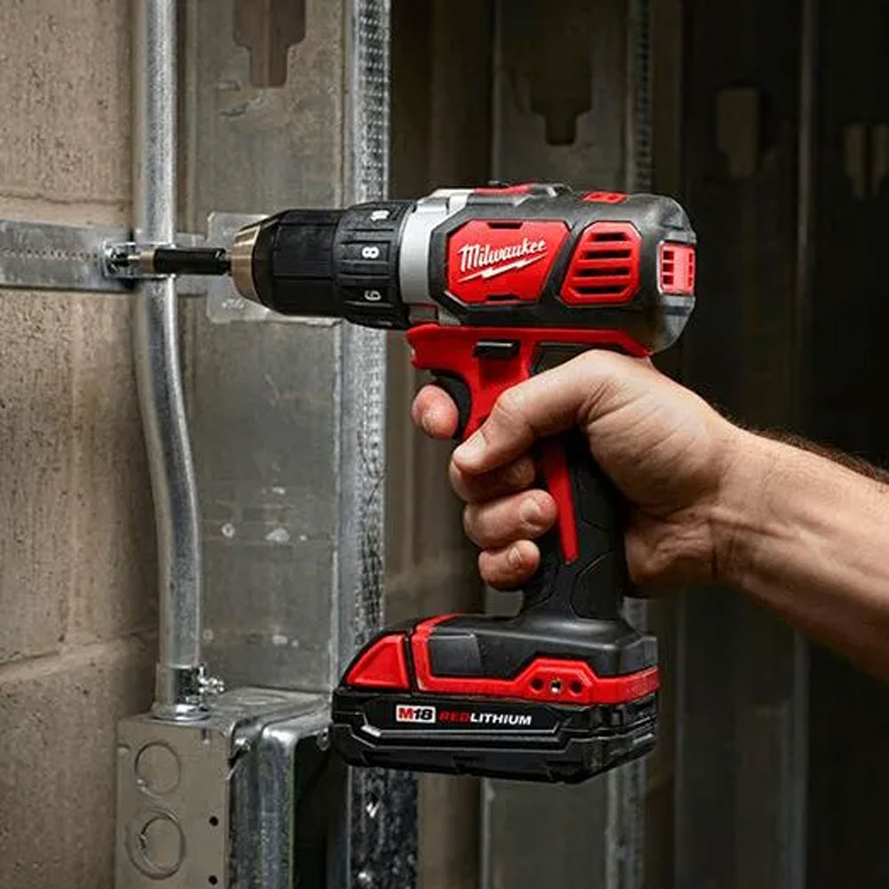 MILWAUKEE M18™ COMPACT 1/2" CORDLESS DRILL DRIVER KIT | 2606-22CT ...